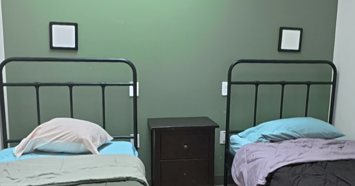 Homeless shelter on Chicago's North Side offering first-of-its-kind ...