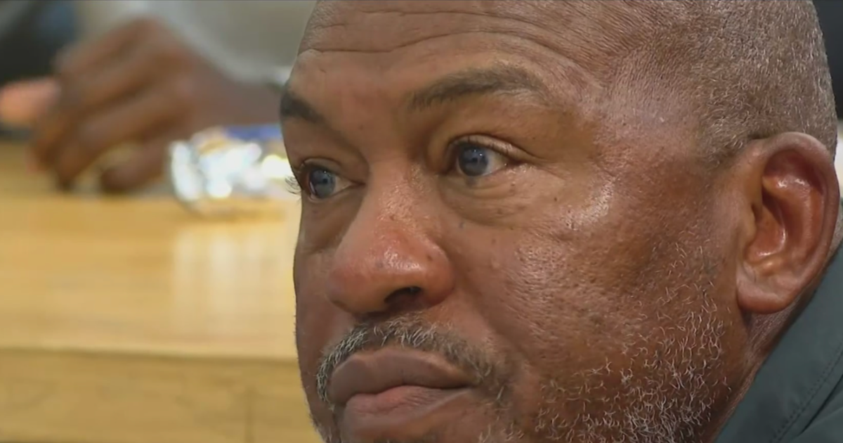 Atlanta coach reaches 150th win, transforming Carver High football ...