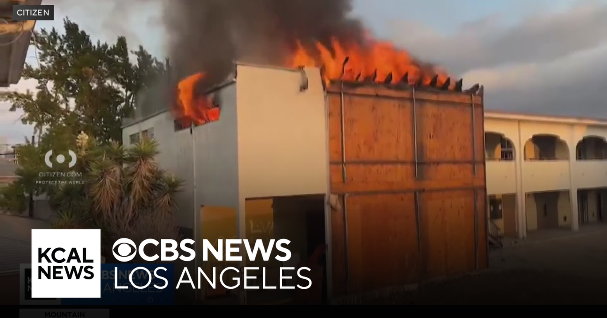 Vacant school building catches fire in Pico Union - CBS Los Angeles