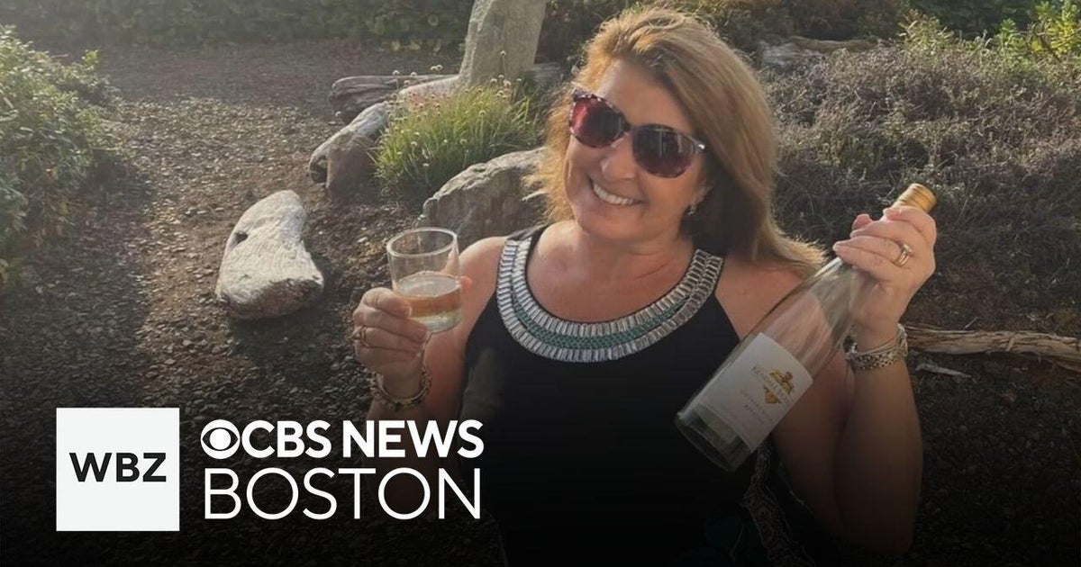 A woman's self-written obituary goes viral after she dies of ALS - CBS Boston