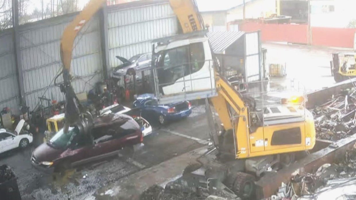 A minivan used in an Oregon murder is found at a junkyard. Can police ...