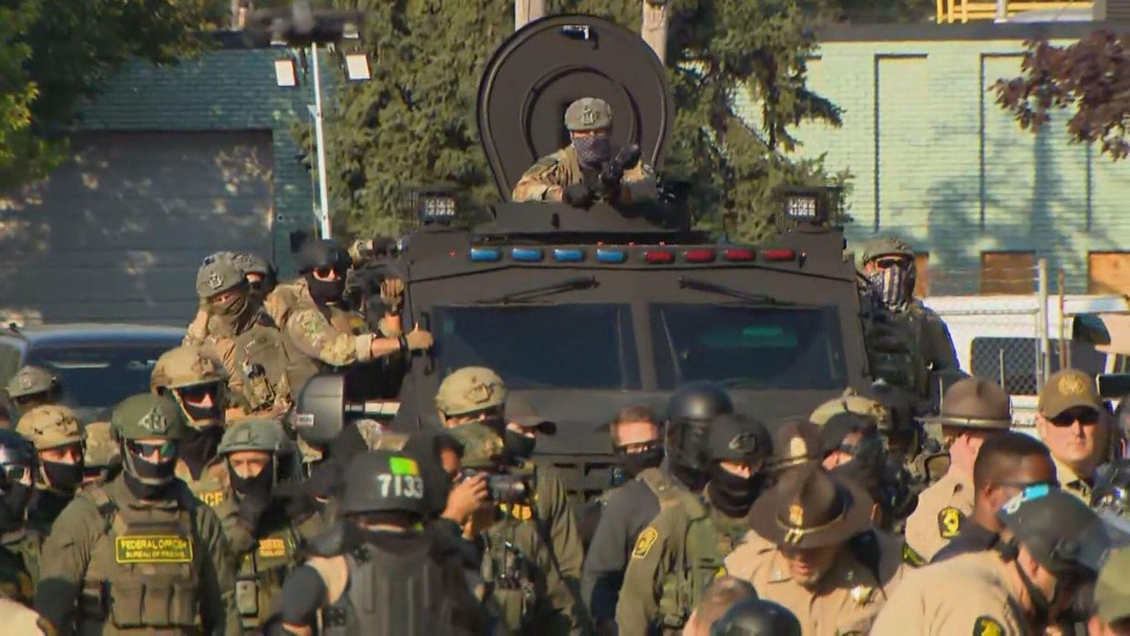 Broadview ICE facility protest draws hundreds, several arrested - CBS ...