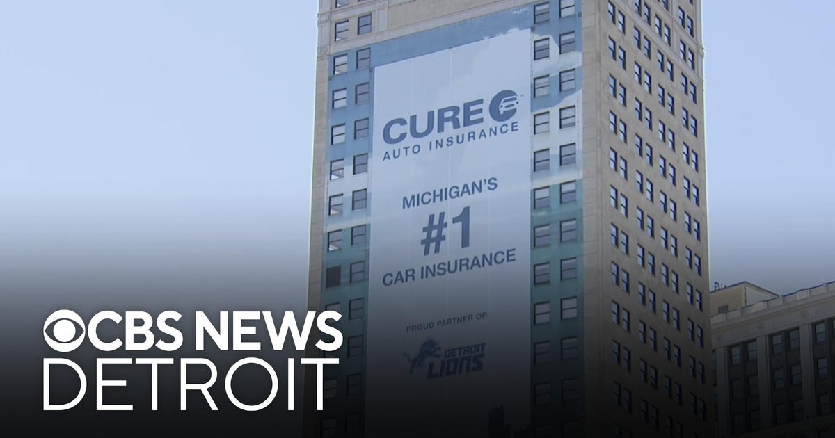 Artist on mission to uncover whale mural on downtown Detroit building ...