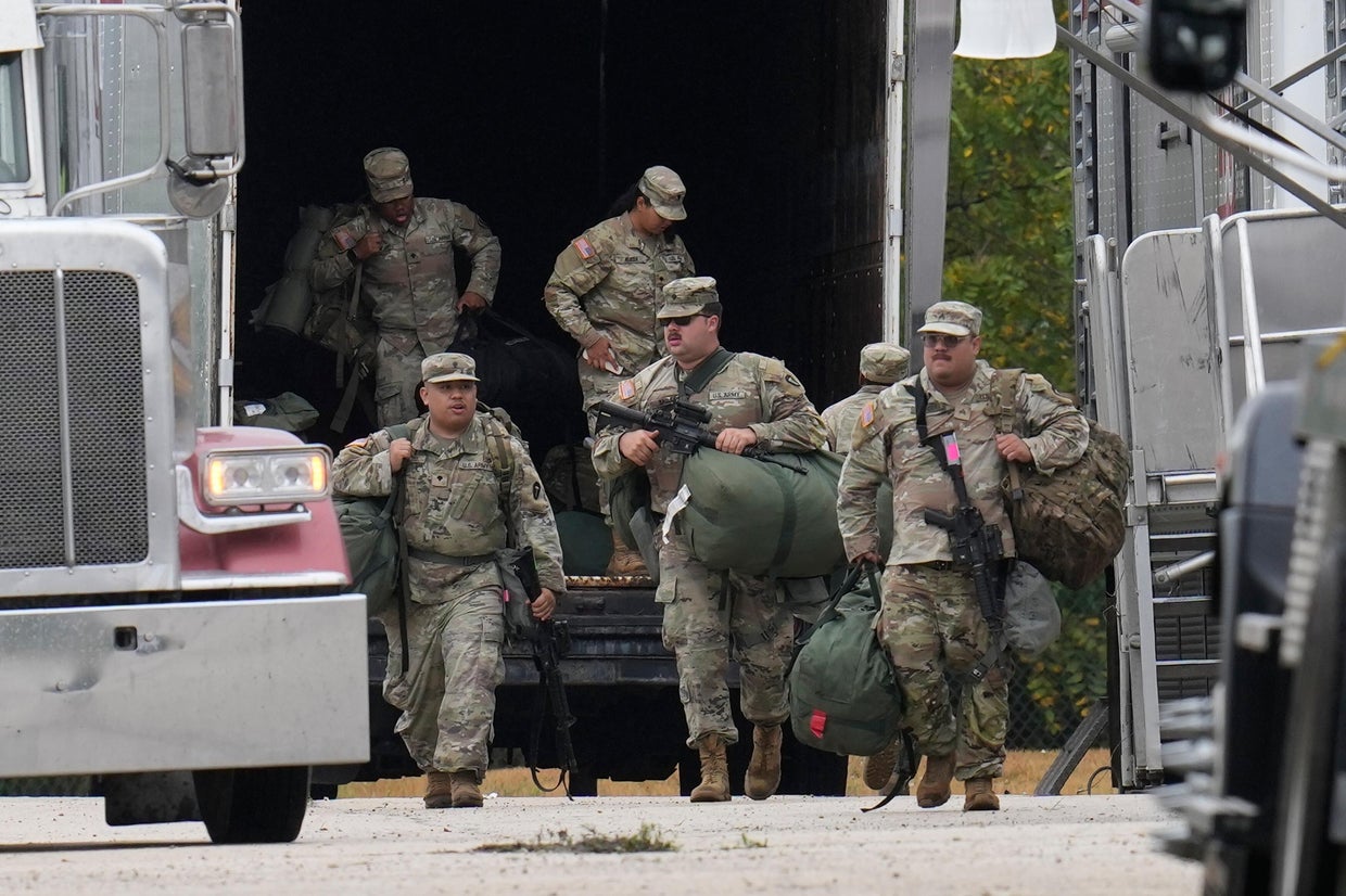 Texas National Guard members arrive in Illinois; sources say troops could begin assignments ...