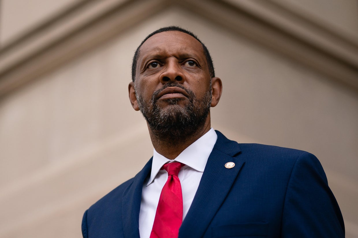 Trump ally Vernon Jones enters Georgia Secretary of State race - CBS ...