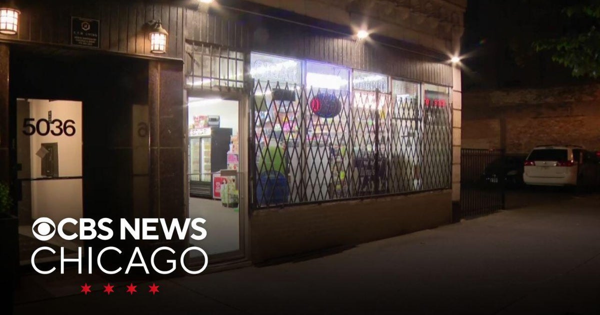 Burglars steal ATM from Uptown store - CBS Chicago