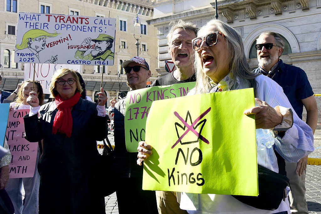 Crowds gather at anti-Trump "No Kings" rallies across the U.S ...