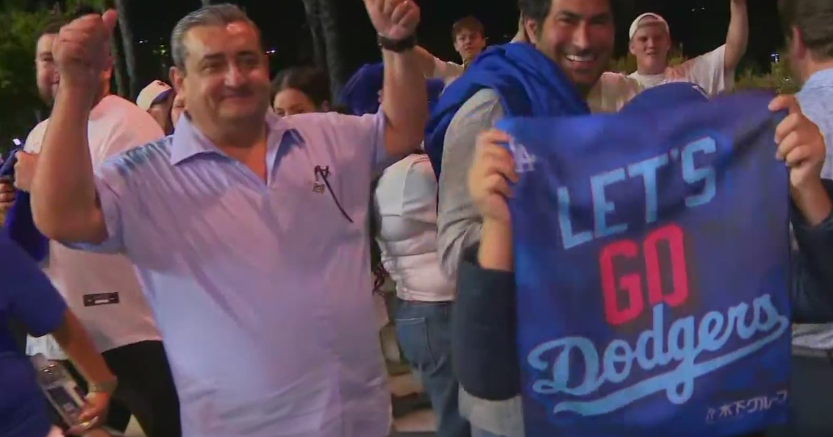 Los Angeles celebrates Dodgers' return to World Series after NLCS sweep ...