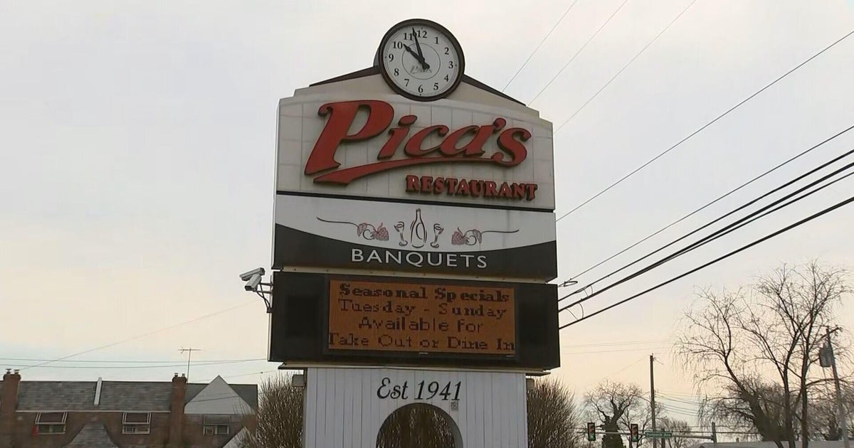 Diners enjoy final weekend of pizza at Pica's Restaurant in Upper Darby ...