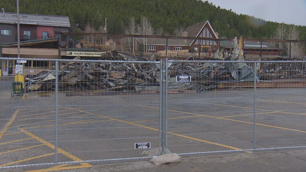 Signs of life emerge in Colorado mountain town after Nederland shopping ...
