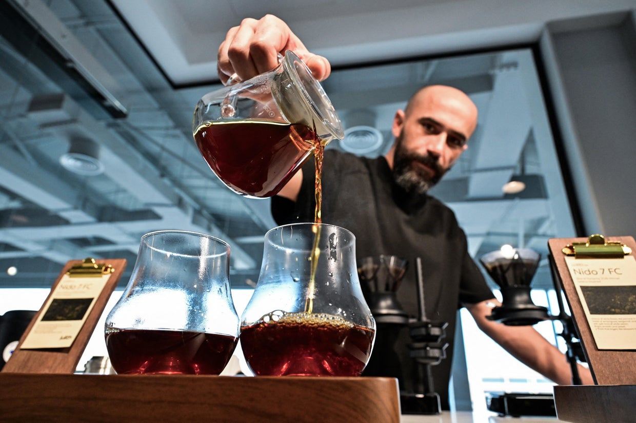 Cafe in Dubai offers the world's most expensive coffee at $980 a cup ...