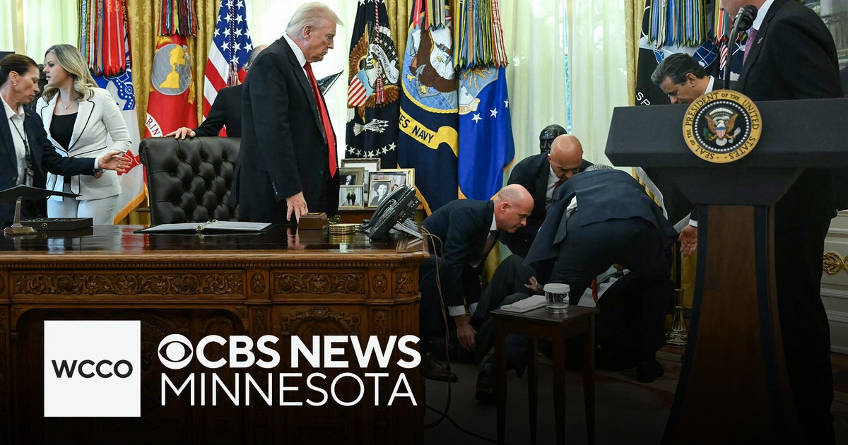 Pharmaceutical rep faints in Oval Office during Trump announcement on ...