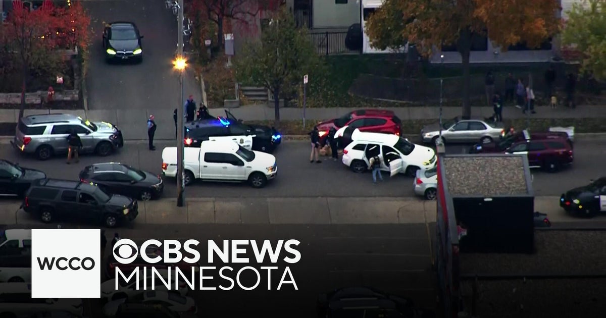 4 arrested after chase involving stolen car ends in Uptown - CBS Minnesota