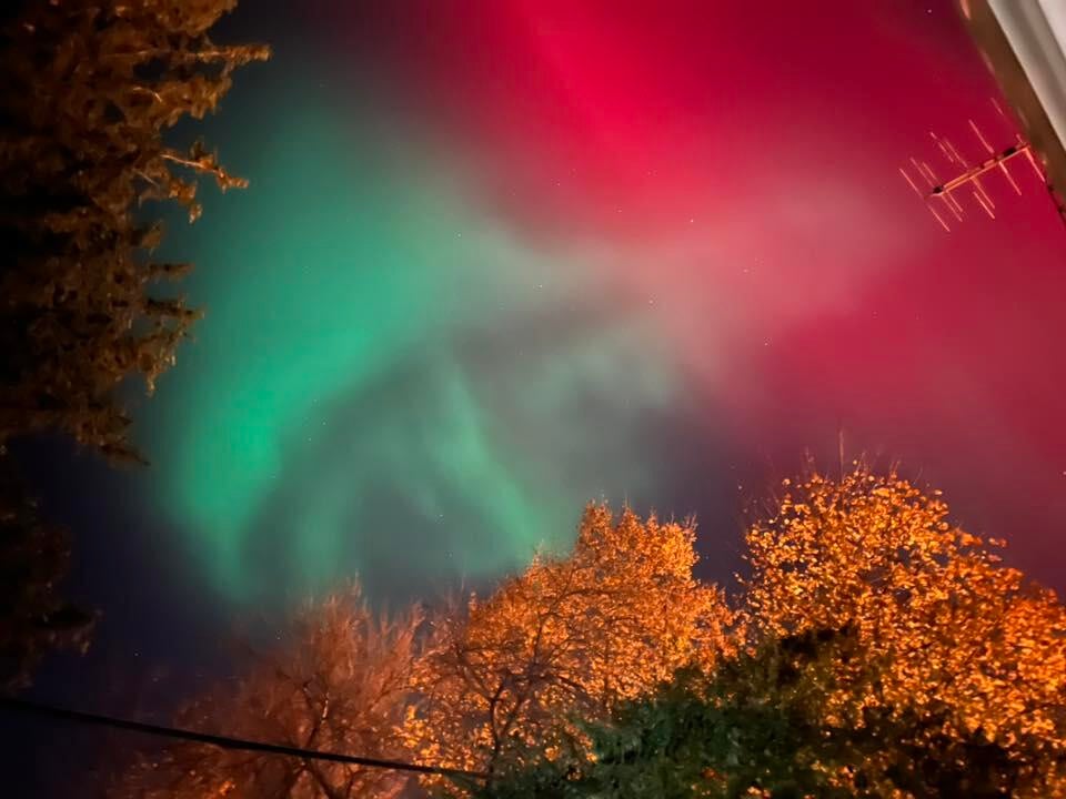 Chicago area bathed in northern lights