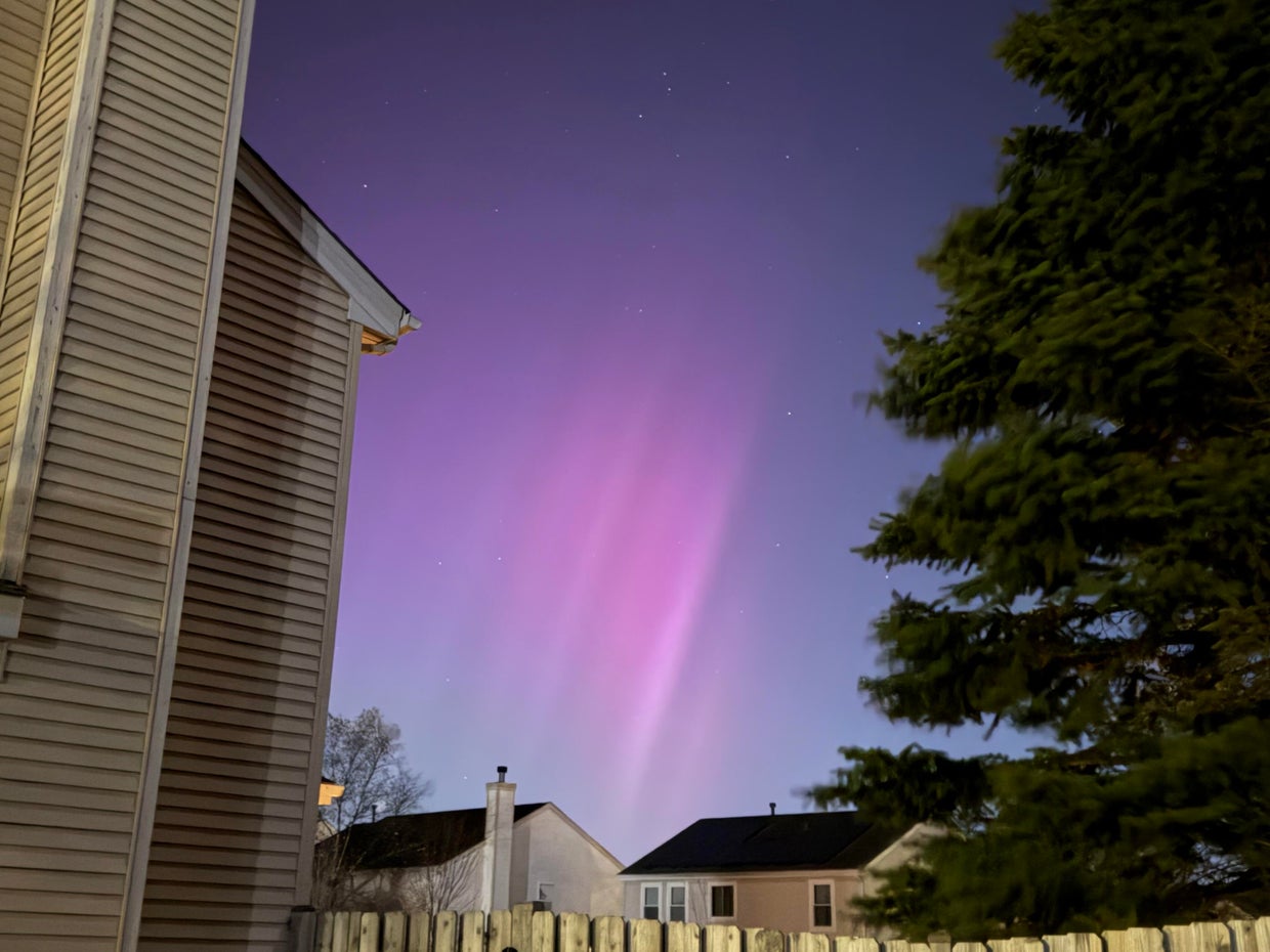 Chicago area bathed in northern lights