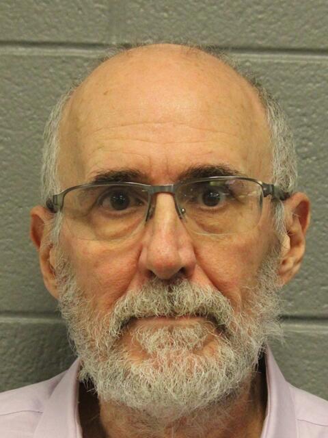 Man charged in 2004 shooting death at Near North Side apartment - CBS ...