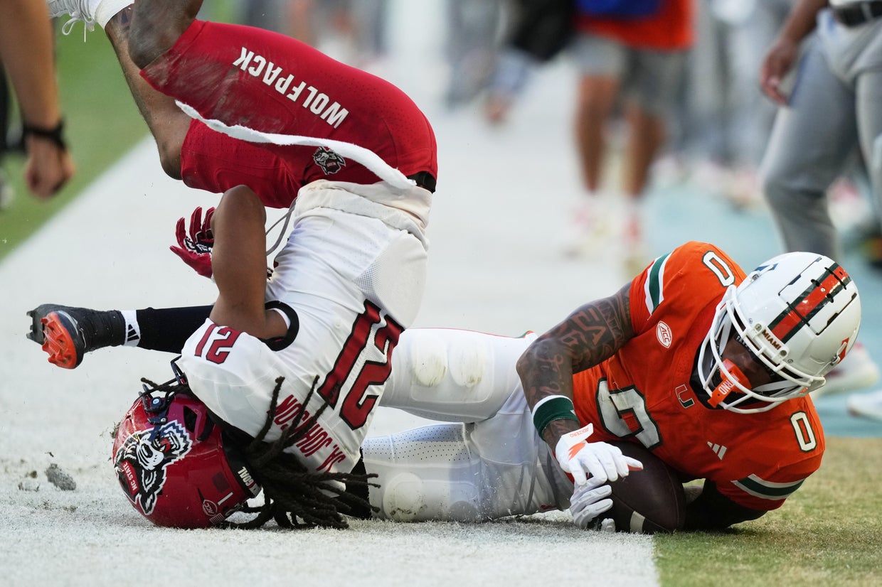 Carson Beck throws 3 TDs, No. 16 Miami Hurricanes roll to 41-7 win over ...