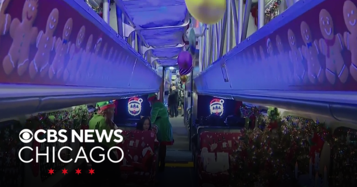 Metra holiday train tickets already sold out - CBS Chicago