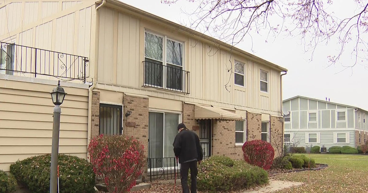 Country Club Hills condo owner forced to sell after association fails ...