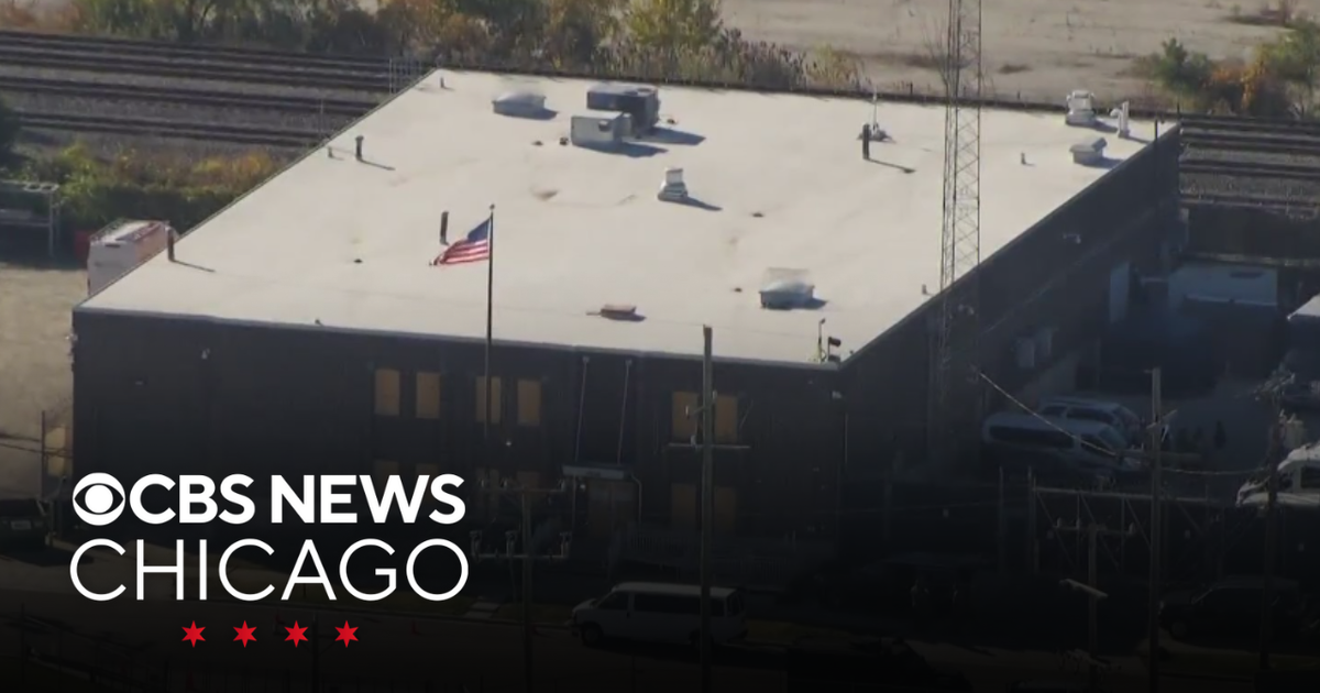 Advocates addressing treatment inside Broadview ICE facility - CBS Chicago