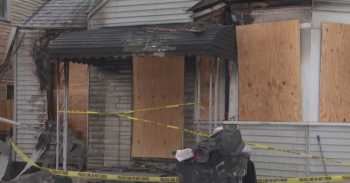 Neighbors describe scene of fatal house fire in Detroit - CBS Detroit