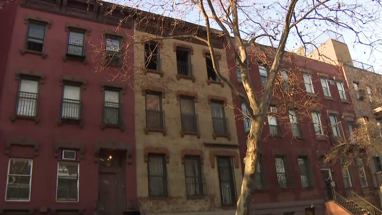 1 critically hurt after jumping from window to escape Brooklyn fire ...