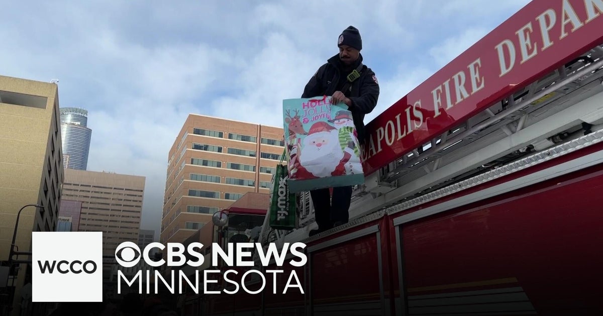 Minneapolis firefighters connect with burn survivors during holiday ...