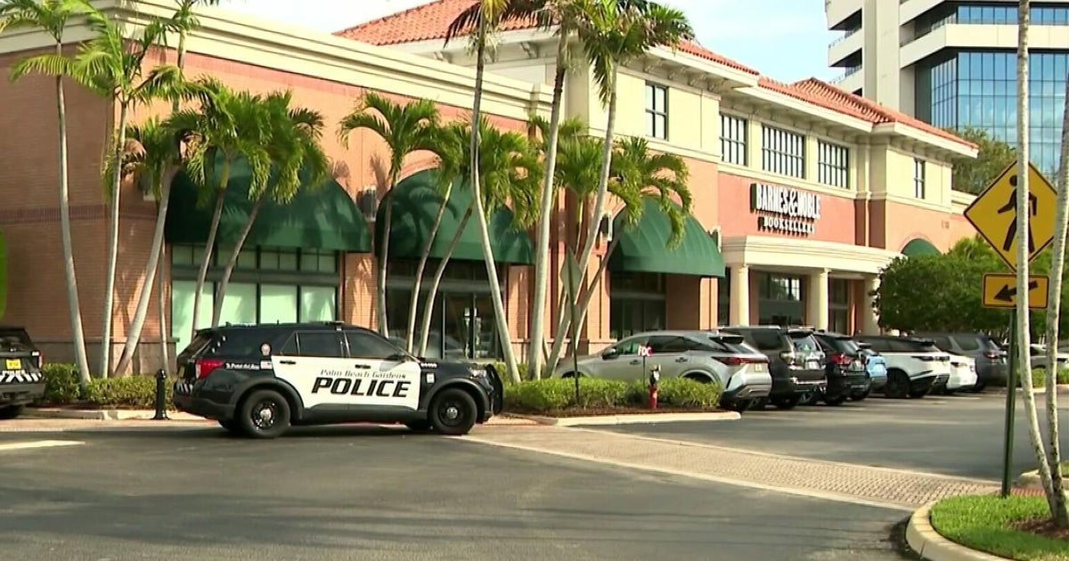 Man arrested after fatal stabbing in Palm Beach Gardens bookstore - CBS ...