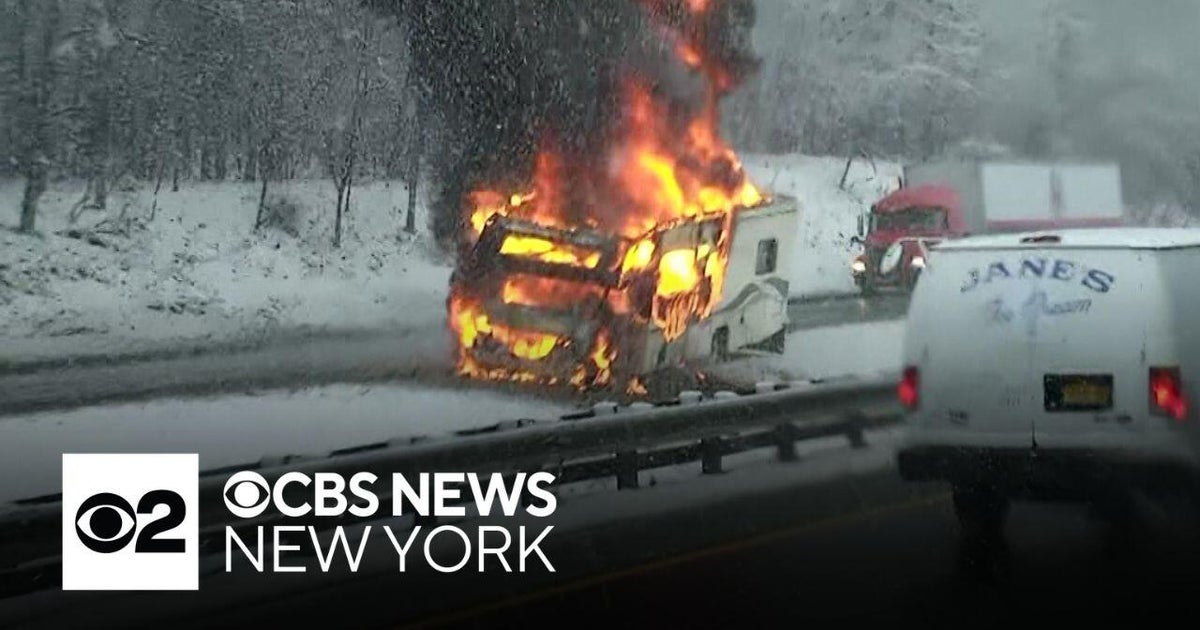 RV fire on I-287 snarls traffic - CBS New York