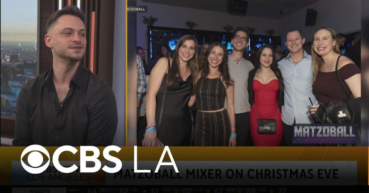 Speed dating Christmas Eve event for Los Angeles Jewish singles - CBS ...