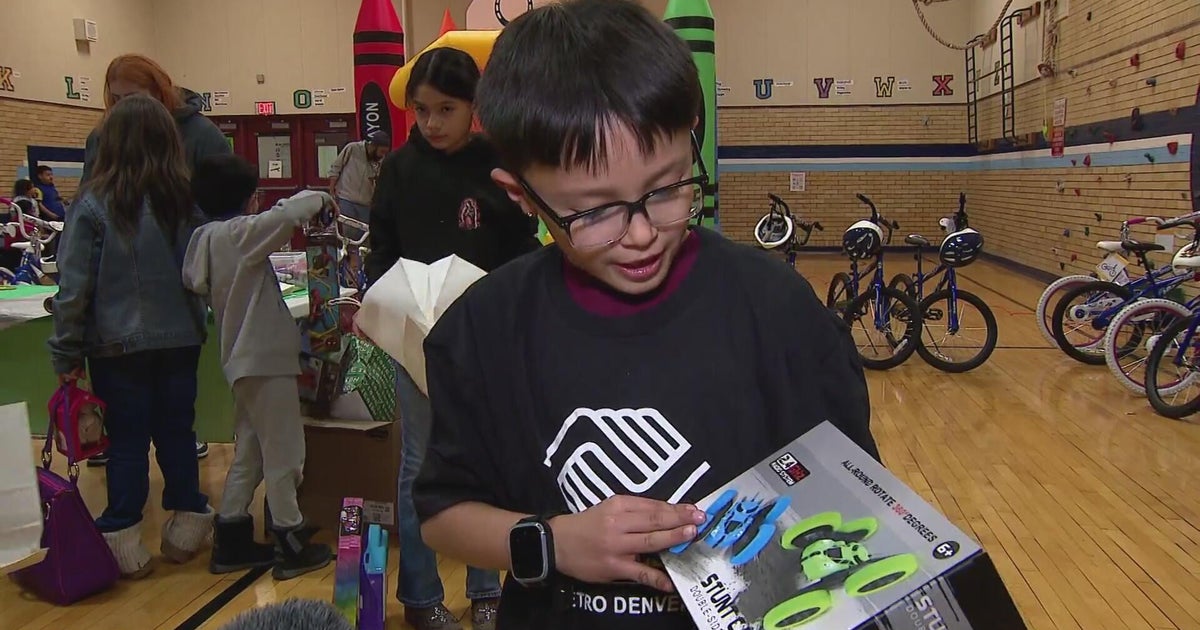 Boys and Girls Clubs of Metro Denver members enjoy big holiday party ...