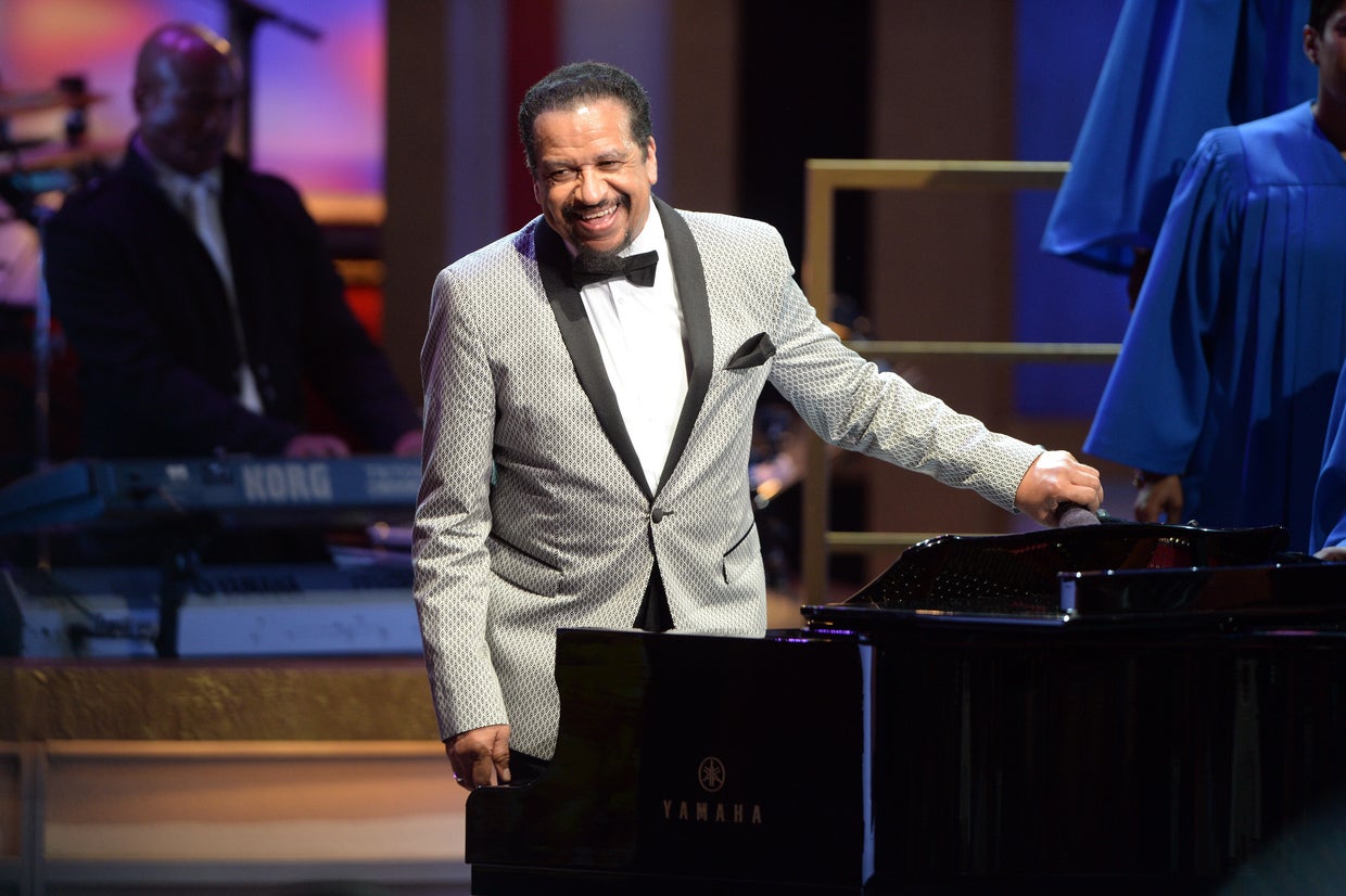 Gospel music legend Richard Smallwood dies at 77, leaving an enduring ...