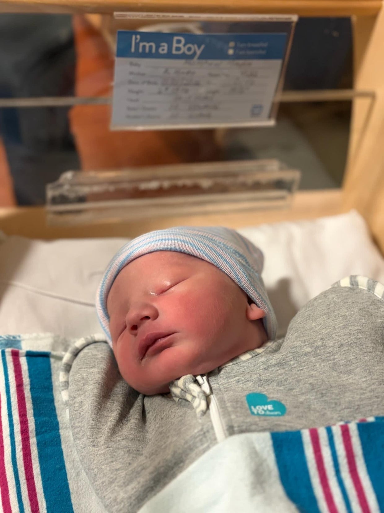 Chicago area hospitals welcome first babies of 2026 - CBS Chicago