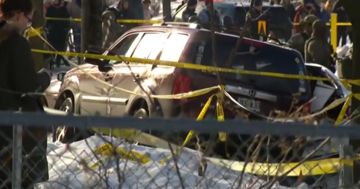 Tony Dokoupil visits site where ICE killed Renee Good in Minneapolis ...