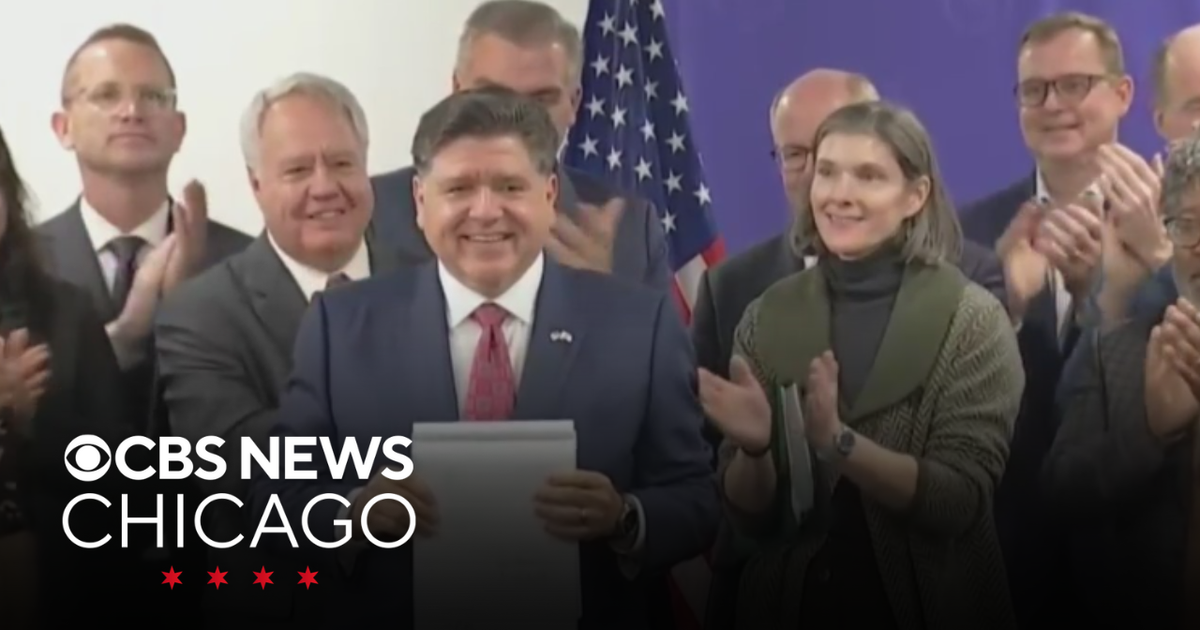Gov. Pritzker signs new clean energy bill - CBS Chicago