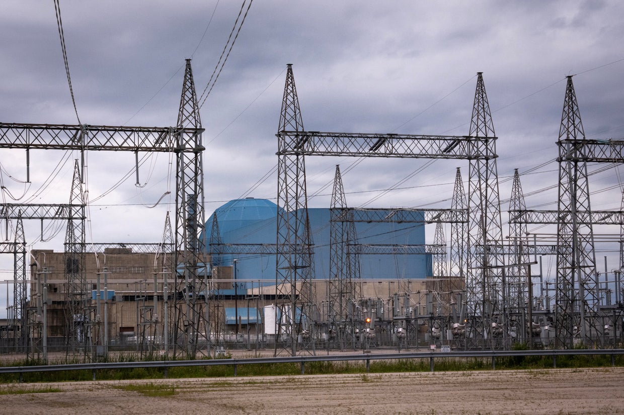 Meta signs 3 deals for nuclear energy to power AI data centers - CBS News