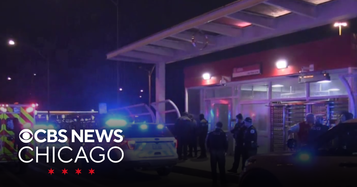 Man stabbed on CTA Red Line train near 69th Street - CBS Chicago