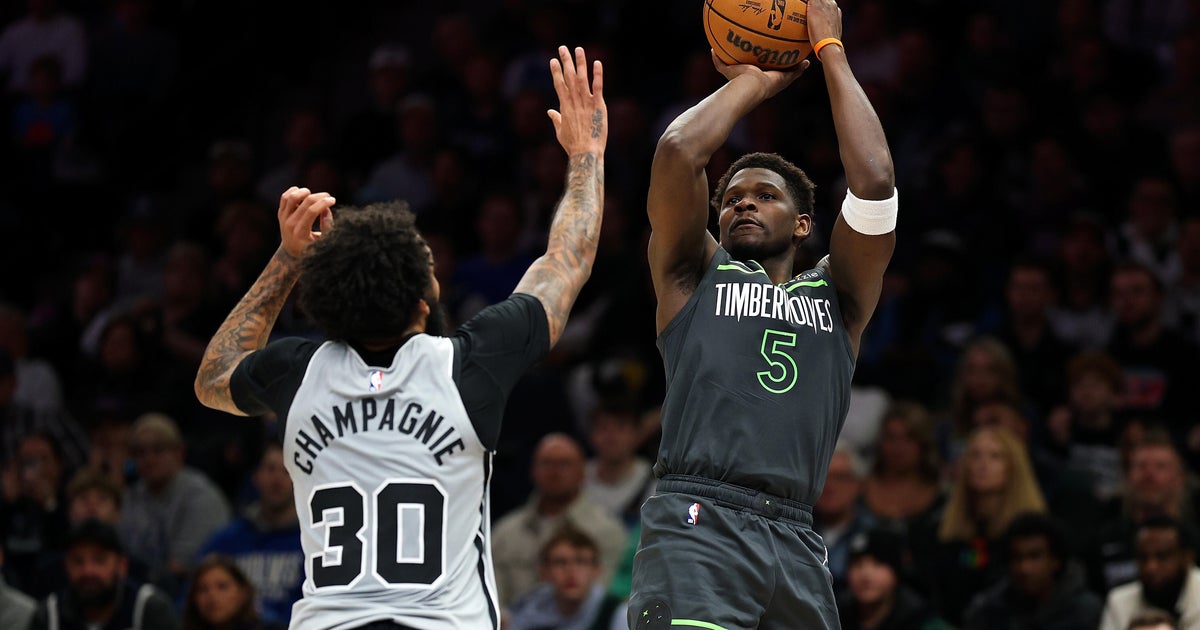 Edwards banks in late go-ahead runner in Timberwolves' 104-103 comeback ...