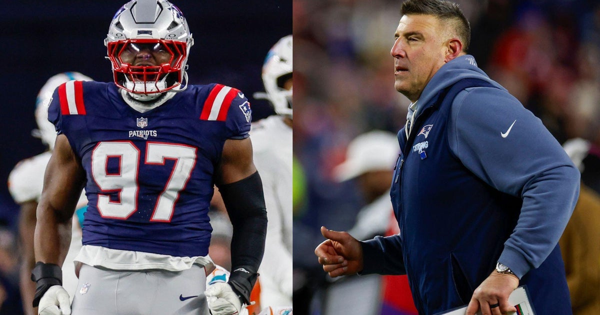 Patriots coach Mike Vrabel bloodied while celebrating game-sealing sack ...