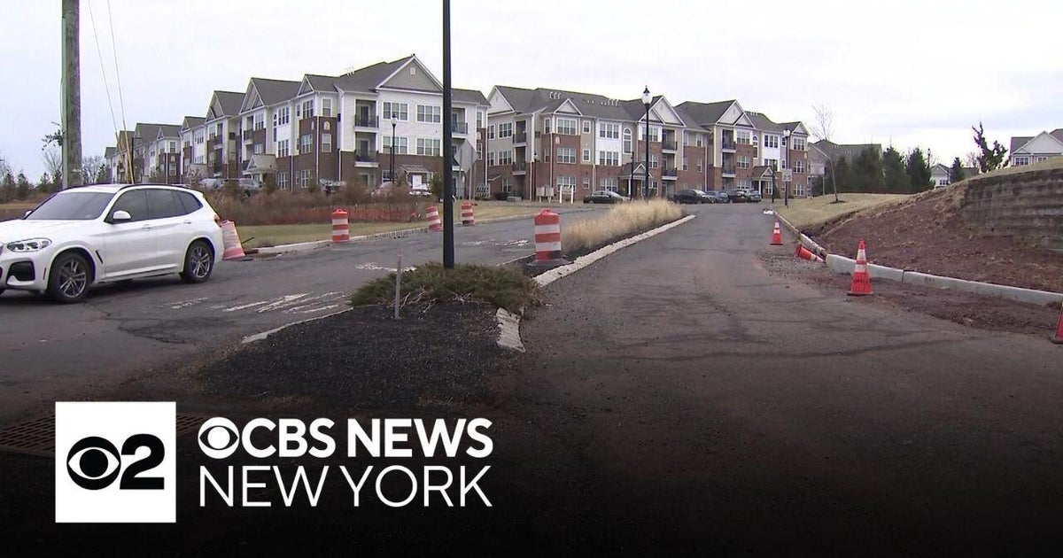 Mother accused of killing 2 young sons in Hillsborough, N.J. - CBS New York