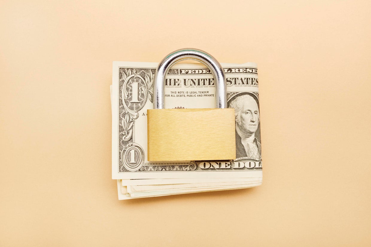 Gold vs. cash for your 'emergency' bucket in retirement: What to ...