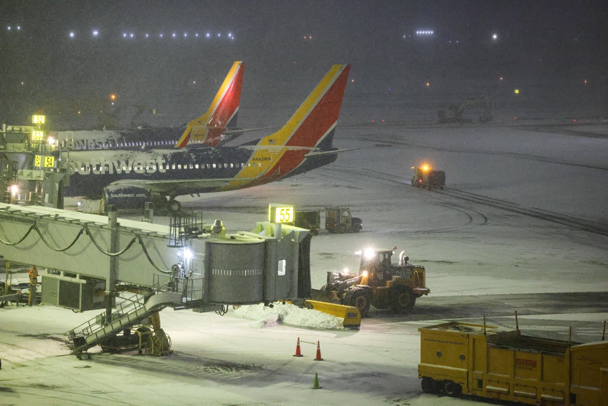 Flight cancellations top 11,000 amid winter storm, the most in a single ...