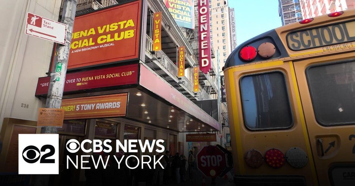 NYC students get unique look at how Broadway shows are run - CBS New York