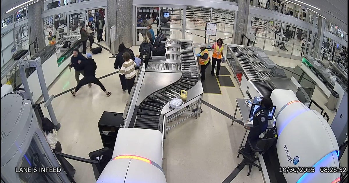 Man attempts to breach security at Atlanta airport - CBS Atlanta