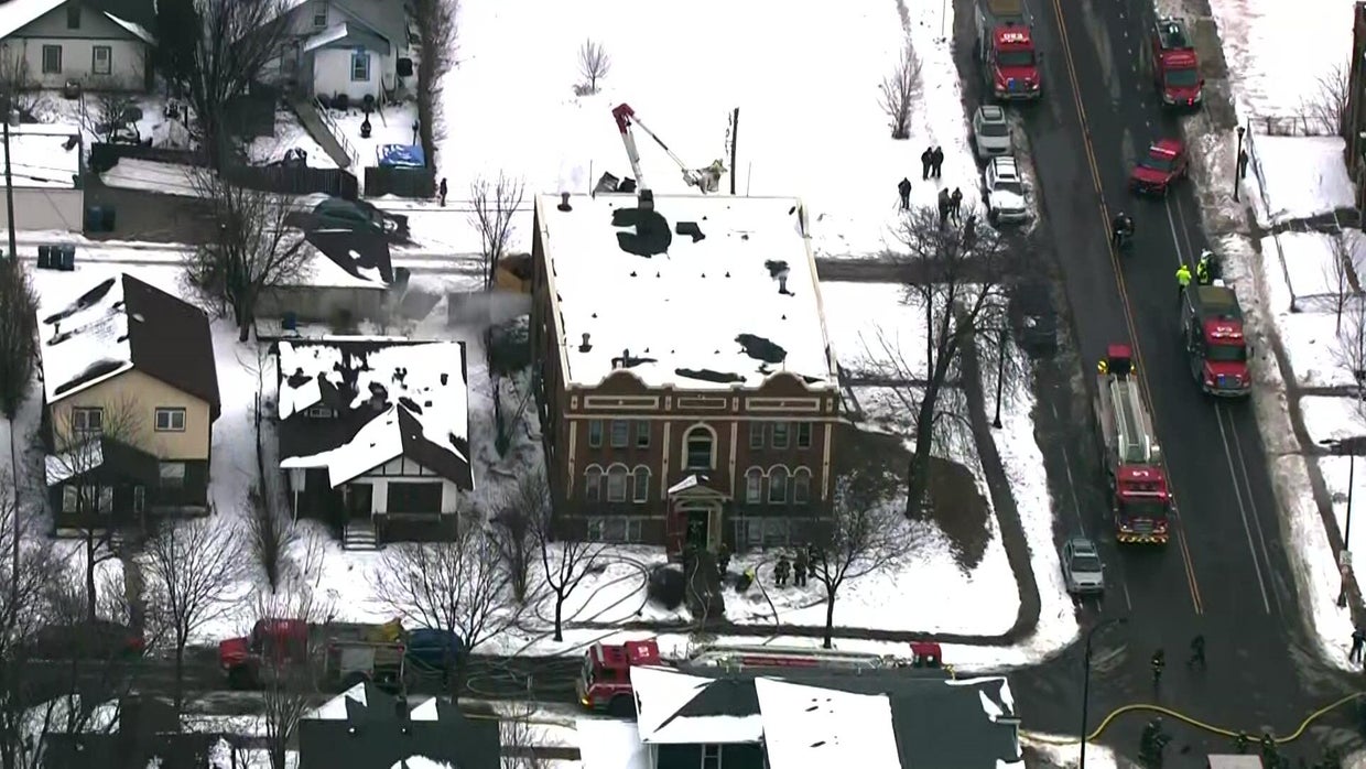 Minneapolis apartment fire displaces nearly 2 dozen residents - CBS ...