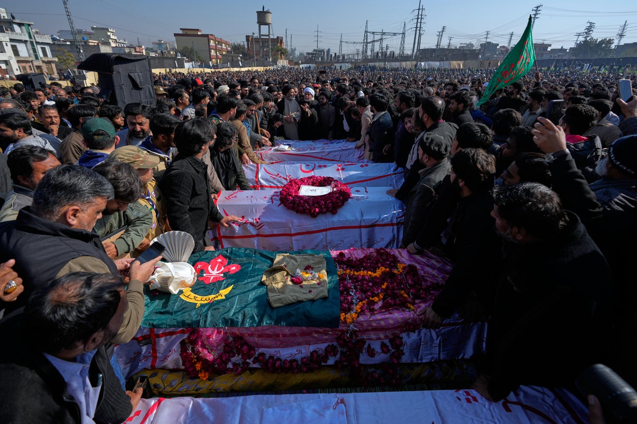 4 suspects arrested after bombing at Pakistan mosque leaves 31 dead ...