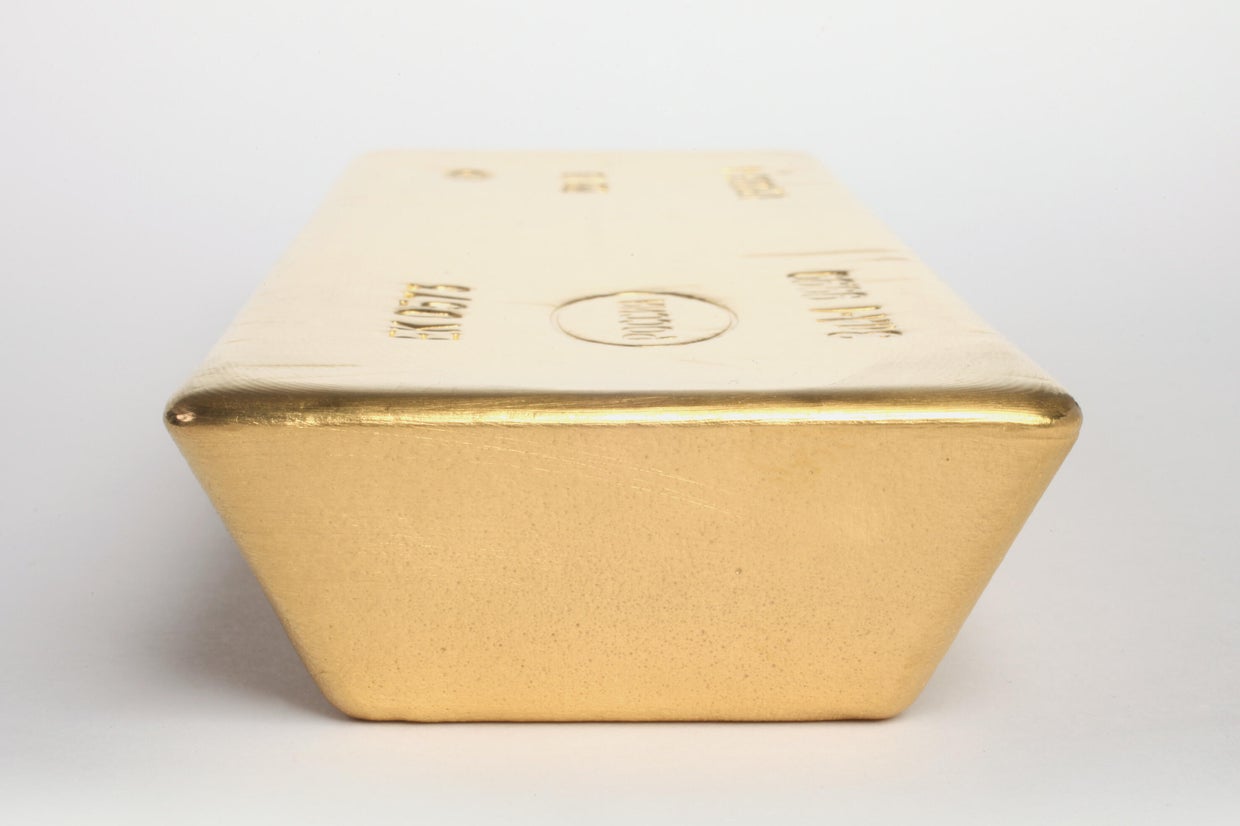 How much is a 400-ounce gold bar worth in today's market? - CBS News