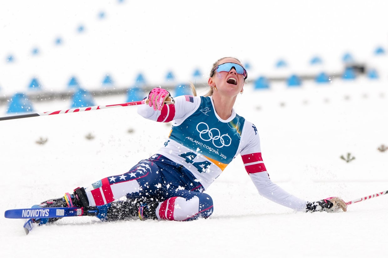 USA's Jessie Diggins collapses in pain after winning bronze at Winter ...