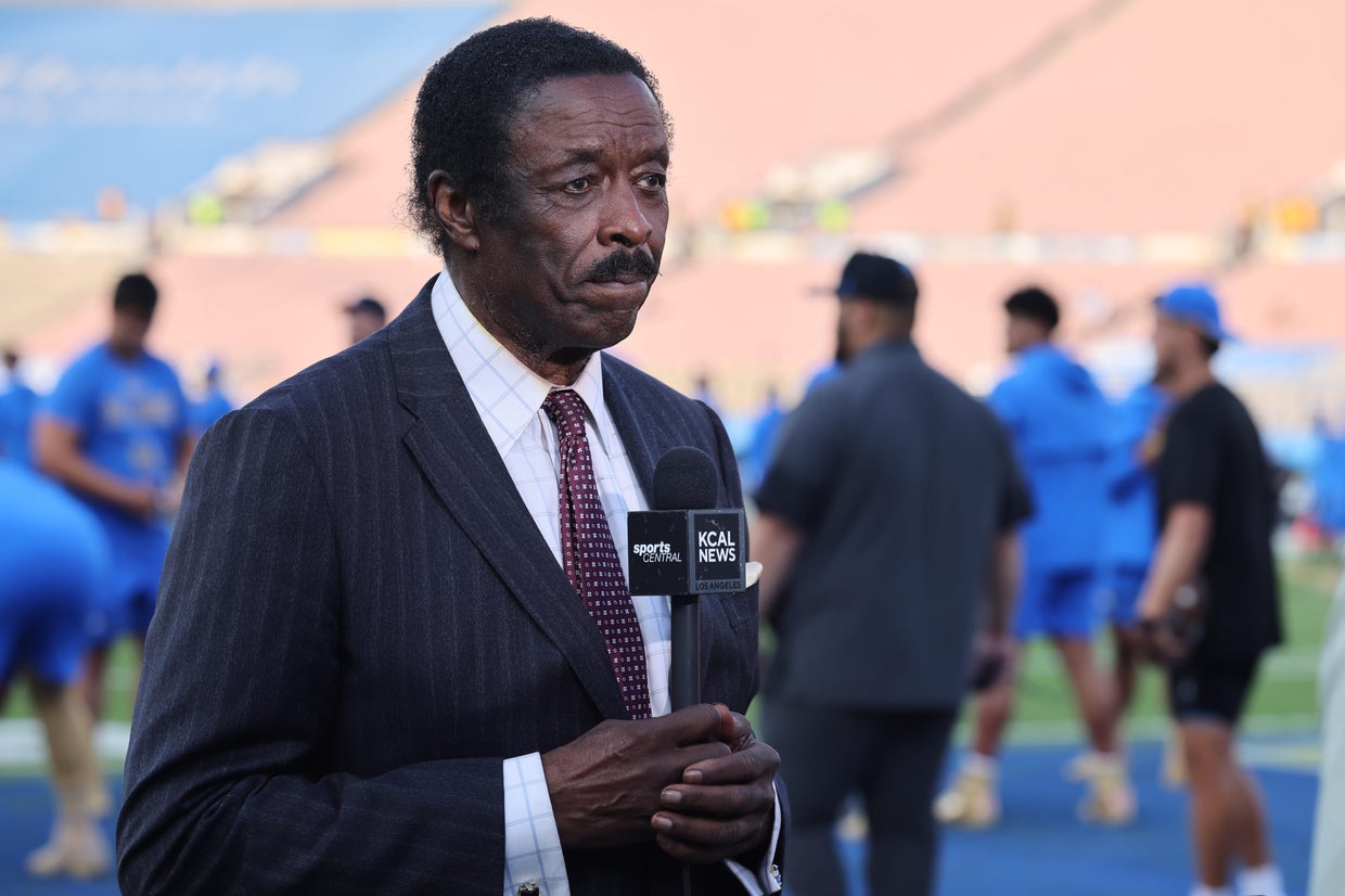 Jim Hill celebrates 50 years of Los Angeles sports coverage - CBS Los ...