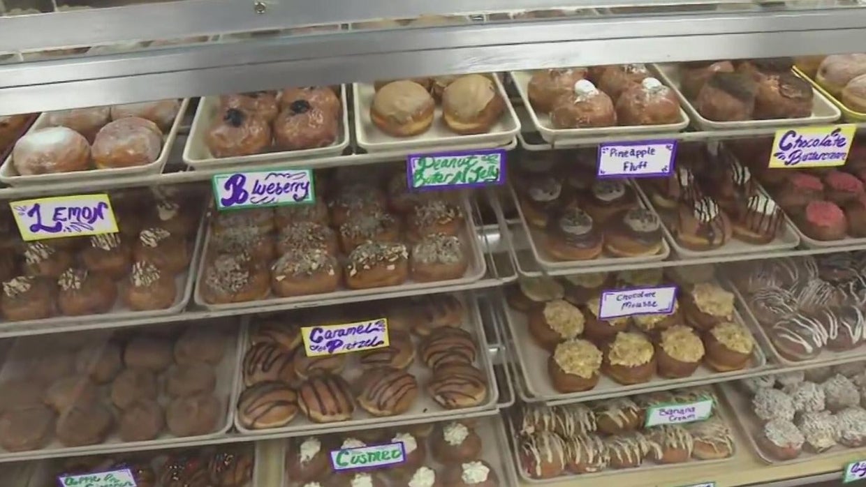 Bloomfield's Paddy Cake Bakery ready for a busy Fat Tuesday selling ...